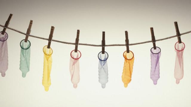 Росздравнадзор запретил продажу презервативов Durex - BBC News Русская ...