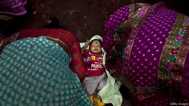 বাংলাদেশে হিন্দুদের সংখ্যা এত বাড়ল কীভাবে? - BBC News বাংলা