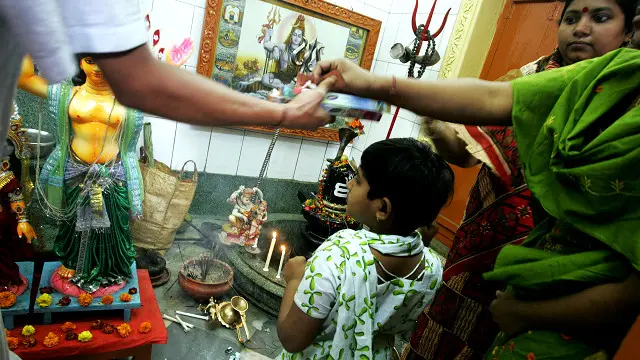 বাংলাদেশে হিন্দুদের সংখ্যা এত বাড়ল কীভাবে? - BBC News বাংলা