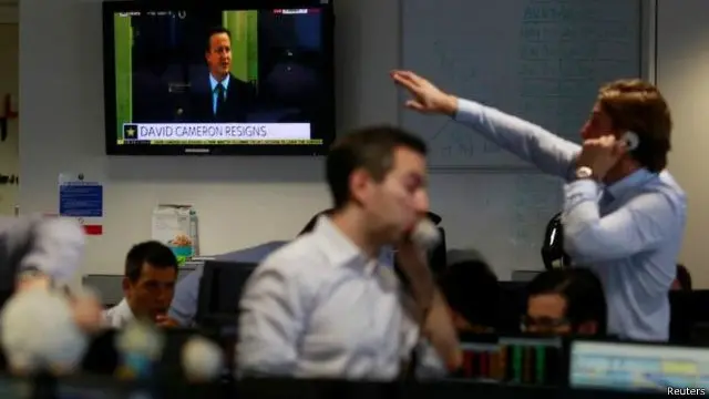 Pasar keuangan dunia terguncang setelah Inggris hengkang dari UE - BBC ...