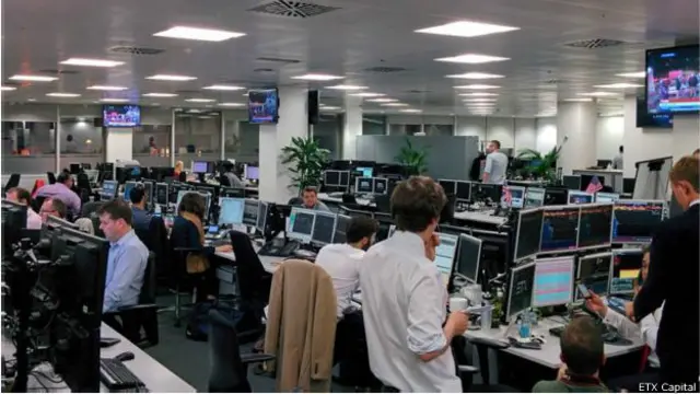 Pasar keuangan dunia terguncang setelah Inggris hengkang dari UE - BBC ...