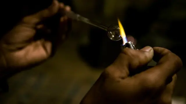 وزارت بهداشت ایران: روزانه هشت نفر در ایران به دلیل اعتیاد می‌میرند ...