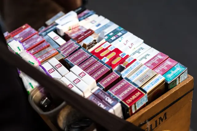 Pro-kontra rencana kemasan rokok standar – Mengapa kebijakan ini ditentang serikat pekerja ...