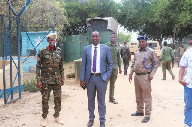 Maxaa ka jira in al-Shabaab ay go'doomisay Baydhabo? - BBC News Somali