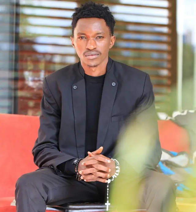 Rwanda – Rumaga Junior umusizi ushaka guhuza umuziki n’ibisigo bikaba ...