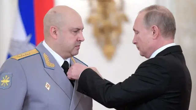 Putin destituye al comandante de las fuerzas rusas en Ucrania 3 meses después de su nombramiento ...