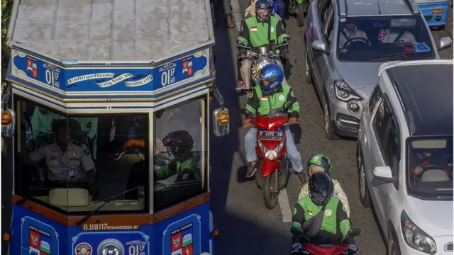 Ojol: Massa pengemudi ojek online bawa paksa jenazah bayi, sejauh mana kekuatan mereka bisa ...