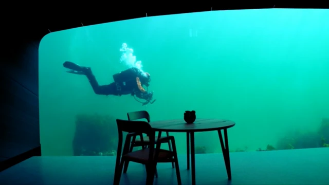 O impressionante restaurante submerso nas águas geladas da Noruega ...