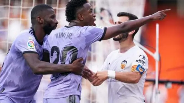 Ƴan sandan Sifaniya sun kama mutum uku kan cin zarafin Vinicius Jr ...