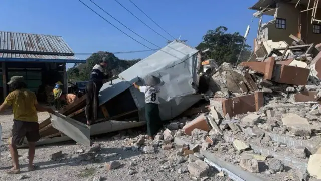 Militer Myanmar menjanjikan gencatan senjata setelah gempa, tapi mereka ingkar lagi dan lagi ...