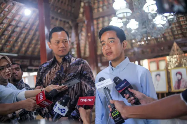 Pilpres 2024: Apa motif politik Jokowi mengangkat AHY sebagai Menteri ATR dalam kabinetnya ...