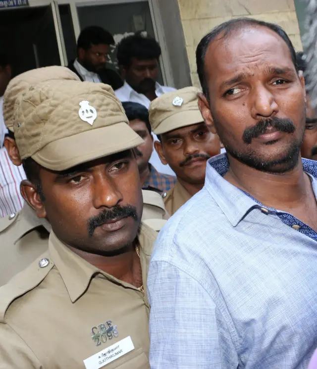 திண்டுக்கல் மோகன் ராம்: பகை, பணம் அல்லாமல் பழக்கத்திற்காக கொலை செய்த இவர் என்ன ஆனார்? - BBC News ...