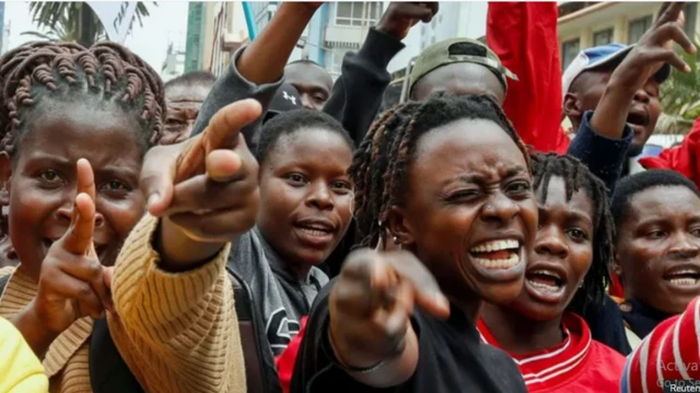 Èèyàn kan kú, ọgbọ̀n míràn farapa níbi ìwọ́de àwọn ọ̀dọ́ 'Gen Z' tako ...