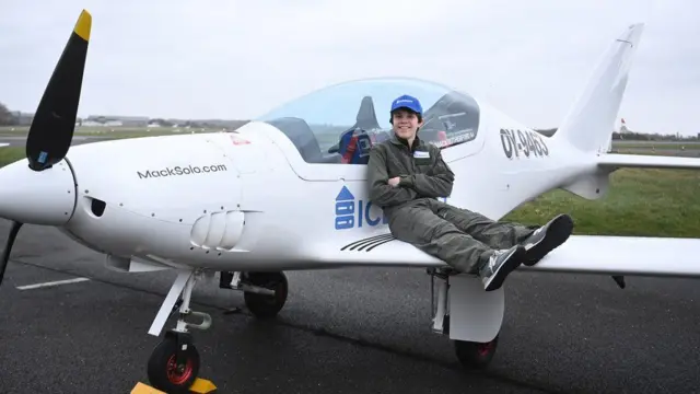 Mack Rutherfold: Meet di 17-year-old wey become di youngest pilot to ...