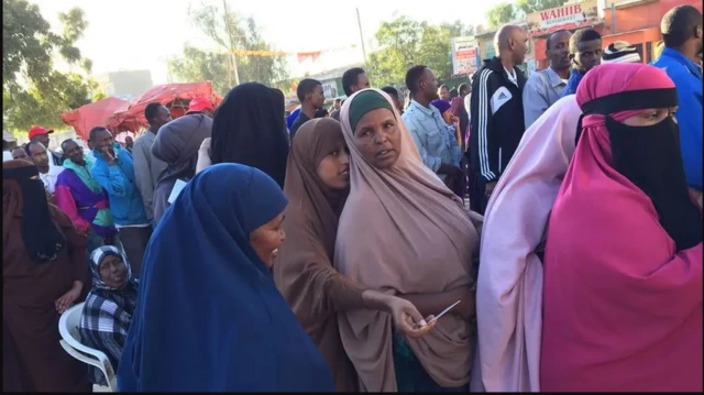 Muxuu madaxweyne Cirro uga jawaabay eedda haweenka ee ah in uu ballantii uga baxay? - BBC News ...