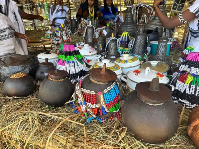 Sirna walharkaa fuudhinsa baallii Gadaa Gujii adeemaa jiru suuraaleen ...