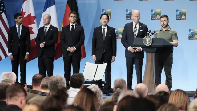 США мало не скасували запрошення України до НАТО через твіт Зеленського - WP - BBC News Україна