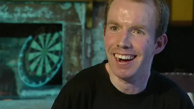 Lee Ridley, el hombre sin voz que ganó el concurso de talento de ...