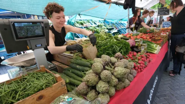 Sapsız brokoli, kararmayan karnabahar: Hollanda'da israfı önlemek için ...