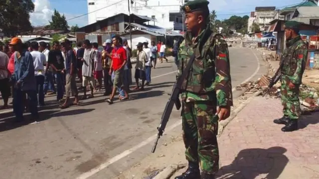 Saling bunuh, saling bakar sampai... ’sayang kamu semua’: Mantan tentara anak Islam dan Kristen ...