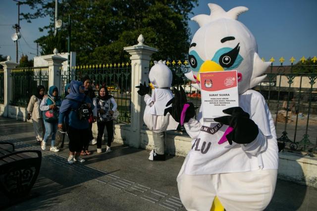 Pemilu 2024: Mengapa caleg mantan koruptor gigih ikut pemilu? - BBC News Indonesia