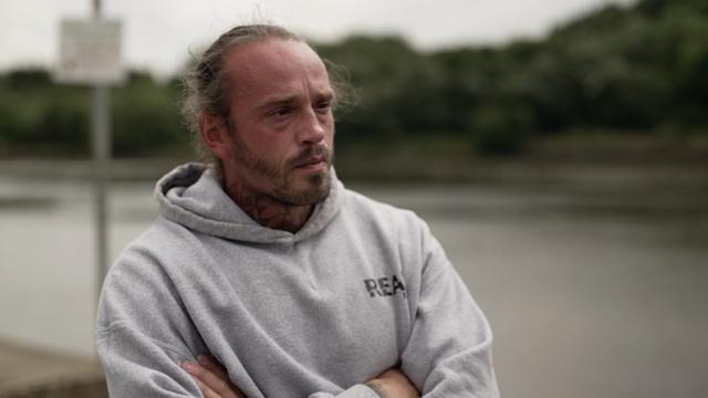 “Traficaba drogas a los 11 años, ¿por qué nadie me salvó?” - BBC News Mundo