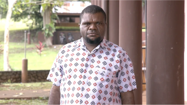 Tambang emas ilegal di pedalaman Papua: Mendulang dari derita Suku Korowai - BBC News Indonesia