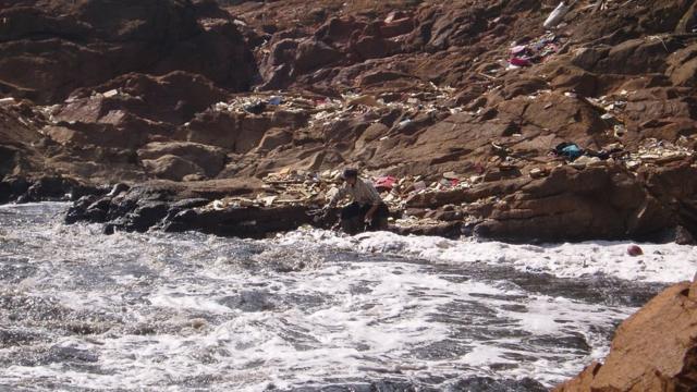 Bertandang ke Curug Jompong yang ‘beracun’ di Jawa Barat - BBC News ...