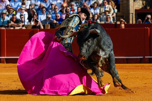 Borbe s bikovima: Dečak protiv tradicije u španskom gradu poznatom po ...