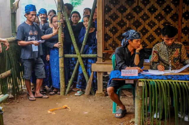 Pemilu 2024: Deretan foto pada hari pencoblosan di berbagai TPS - BBC News Indonesia