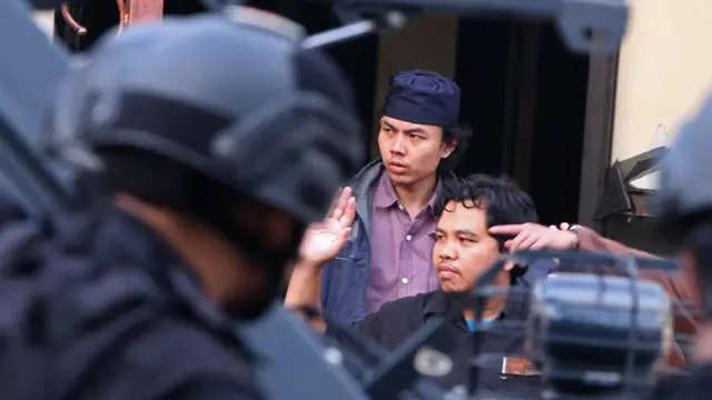 Serangan bom Surabaya: Progam deradikalisasi dinilai gagal, BNPT tak menerima - BBC News Indonesia