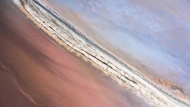Sensacionales imágenes aéreas del alucinante lago Eyre de Australia ...
