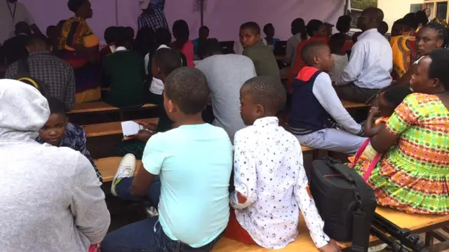 Indangampunzi z'ikoranabunga ku mpunzi ziri mu Rwanda - BBC News Gahuza