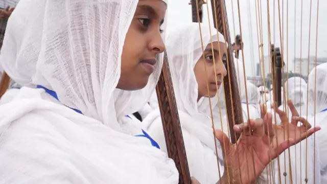 በመስቀል አደባባይ የተካሄደው የደመራ በዓል አከባበር በምስል - BBC News አማርኛ