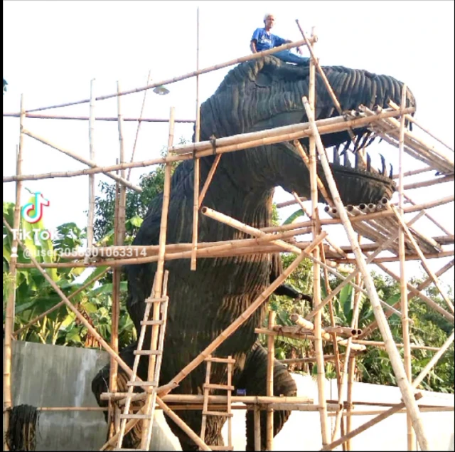 Daur ulang ban bekas: Supriatna mencari generasi penerus untuk ...