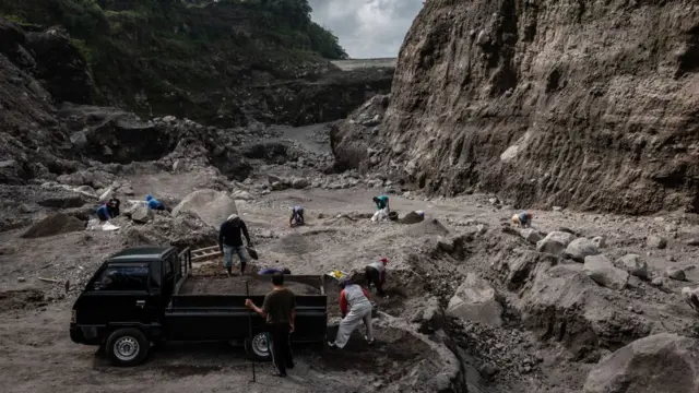 Gunung Merapi masih alami aktivitas kegempaan yang tinggi, bagaimana ...
