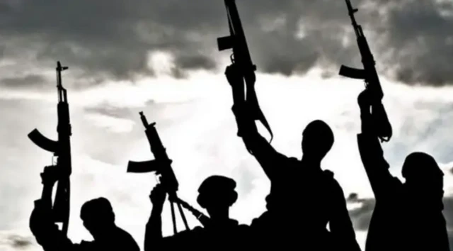 Waiwaye: Yajin aikin ma'aikatan jinya da yi wa mutane yankan rago a ...