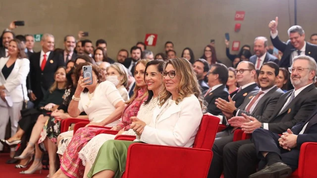 Diplomação de Lula: 6 momentos da cerimônia no TSE - BBC News Brasil