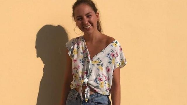 วัยรุ่นหญิงกับชีวิตที่เกิดมาโดยไร้ประสาทรับกลิ่น - BBC News ไทย