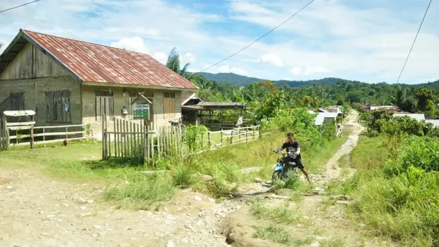 MIT: Kisah Desa Lemban Tongoa yang terusik aksi Mujahidin Indonesia ...