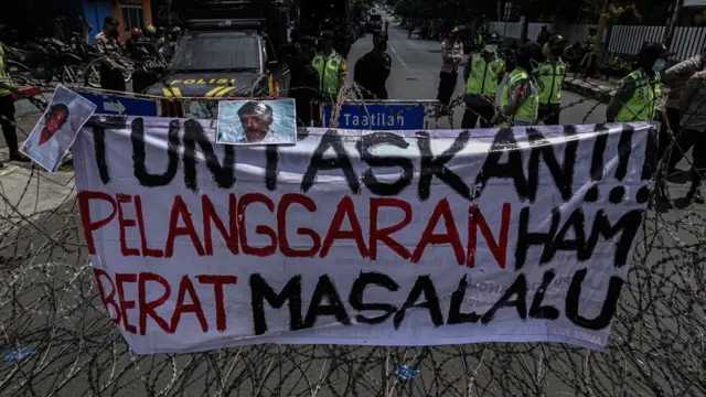 Dua tahun Jokowi-Ma'ruf, korban pelanggaran HAM berat masa lalu: 'Menyerah dari tekanan terduga ...