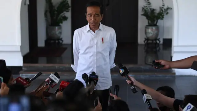Menteri Jokowi kembali terseret kasus korupsi, adakah solusi hentikan tren ini? - BBC News Indonesia