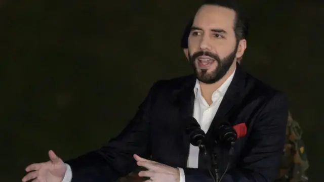 Bukele contra las maras: los policías que denuncian que los obligan a ...