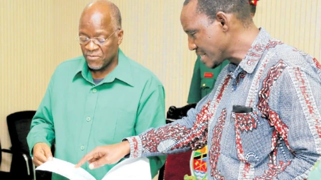 Je, Dk. Bashiru Ally 'anajiandaa' kuitosa CCM? - BBC News Swahili