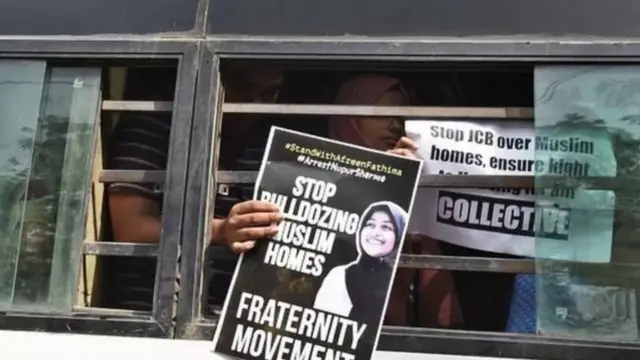 Cagaf-cagafta cabsida ku abuurtay Muslimiinta dalka India - BBC News Somali