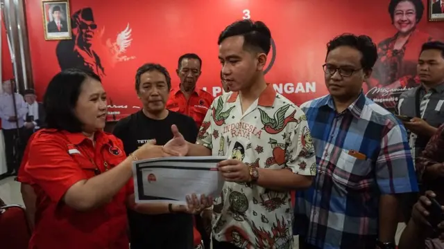 Dinasti politik: Putra dan menantu Jokowi berniat ikut Pilkada, 'godaan kekuasaan sulit ditepis ...