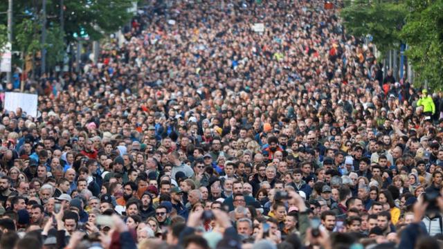 Protesti u Srbiji: U Beogradu nove demonstracije zbog nasilja u zemlji ...