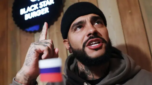 'Putin'i öven' rap şarkısı YouTube'da beğenilmeme rekoru kırdı - BBC ...