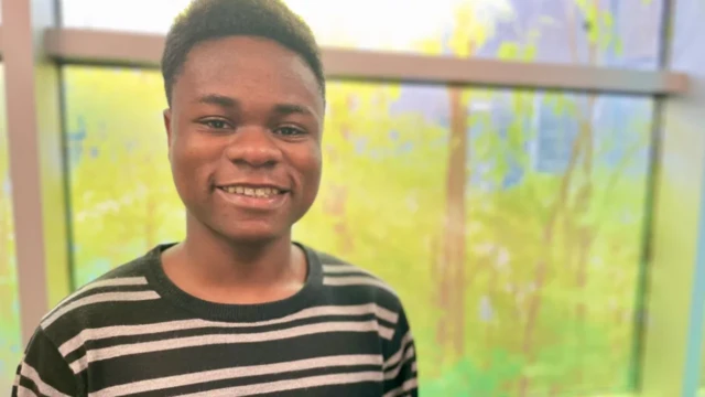 لماذا أحلم أن لدي امتحانا لم أدرس له؟ - BBC News عربي