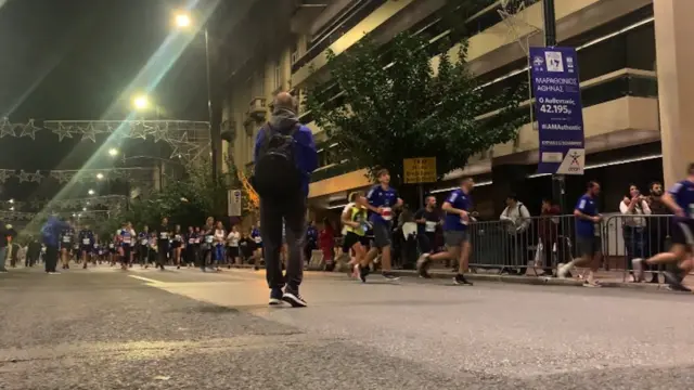 Sport i maraton u Atini: Kako sam prvi put istrčala 42 kilometra - BBC ...